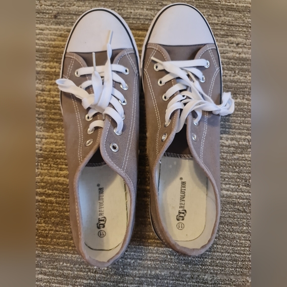 Dt revolution | Shoes | Dt Revolution Mens Shoes Brown White Tie Size 1 ...